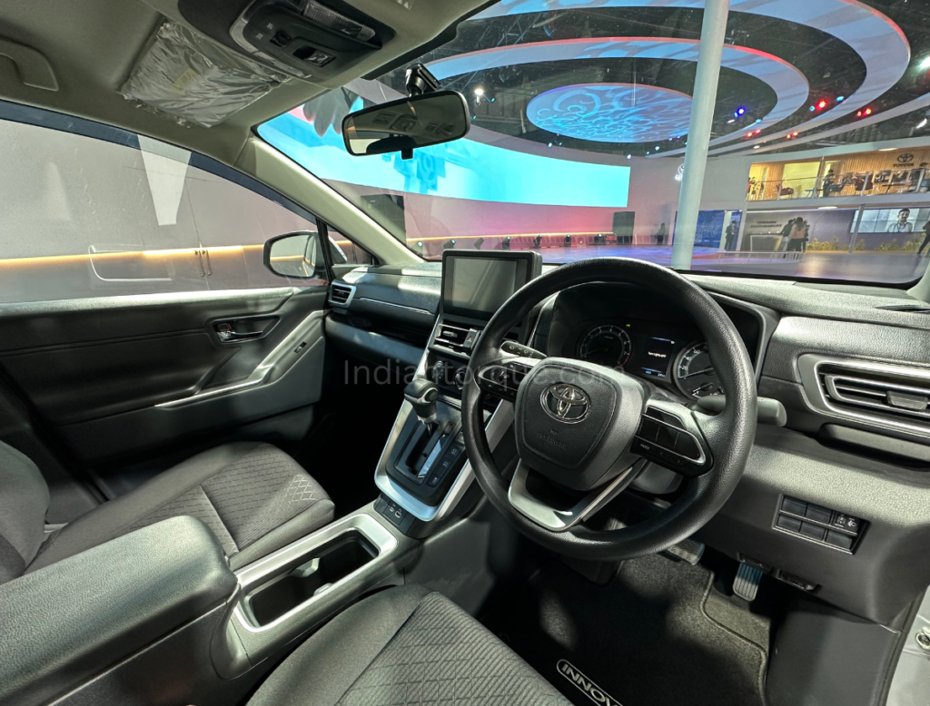 New Toyota Innova Hycross GX Variant (2nd From Base) Is Value For Money ...